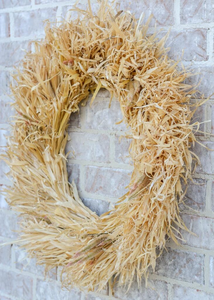 How to Make a Corn Husk Wreath – DIY