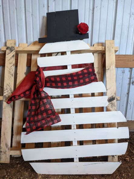How to build a pallet Snowman