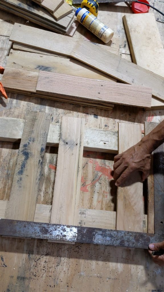 How to build a Pallet Jack-O’-Lantern