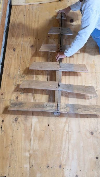 DIY Two Christmas trees from one pallet