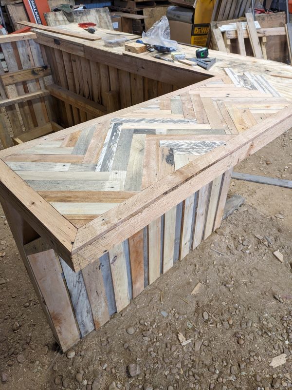 DIY Pallet Bar